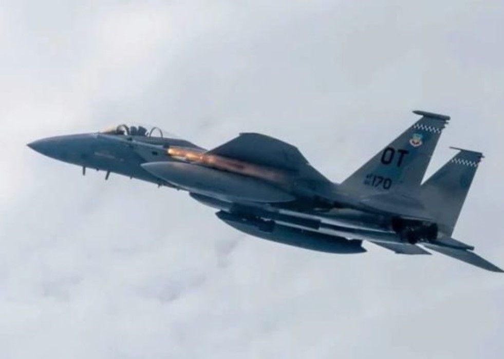The US Air Force Test Fires AMRAAM | TURDEF